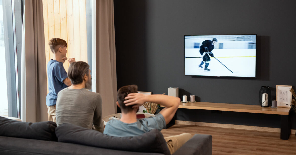 Elige el tamaño perfecto de pantalla para tu cuarto de televisión ...